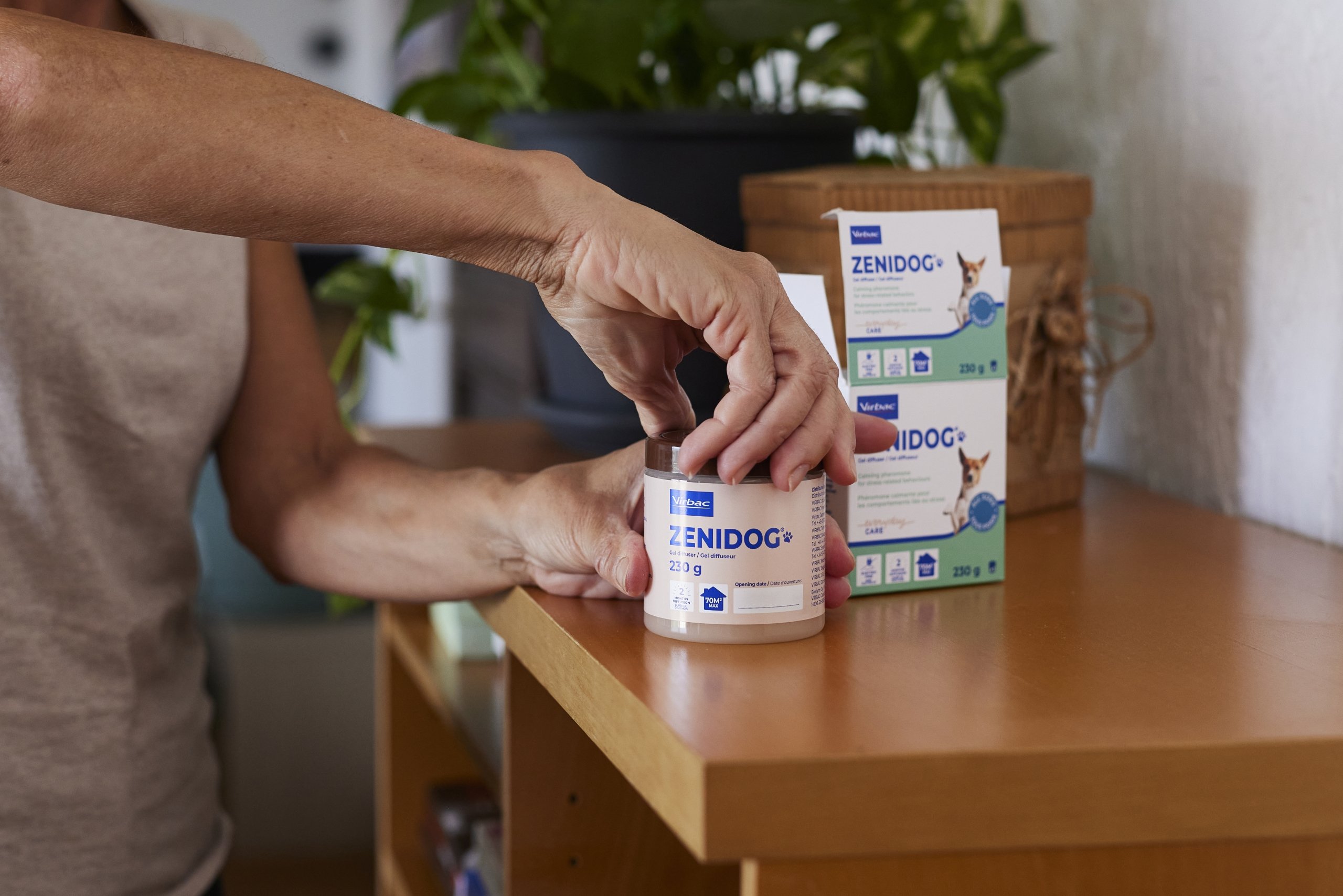 Zenidog Gel Diffuser with Calming Pheromones for Dogs - Virbac UK